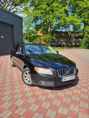 Black Volvo V70 2008 in Aizkraukle, with an engine capacity of 2.00 L and mileage of 0 thousand km for 5000 €, photo 1 on AUTOMOTO.COM.LV