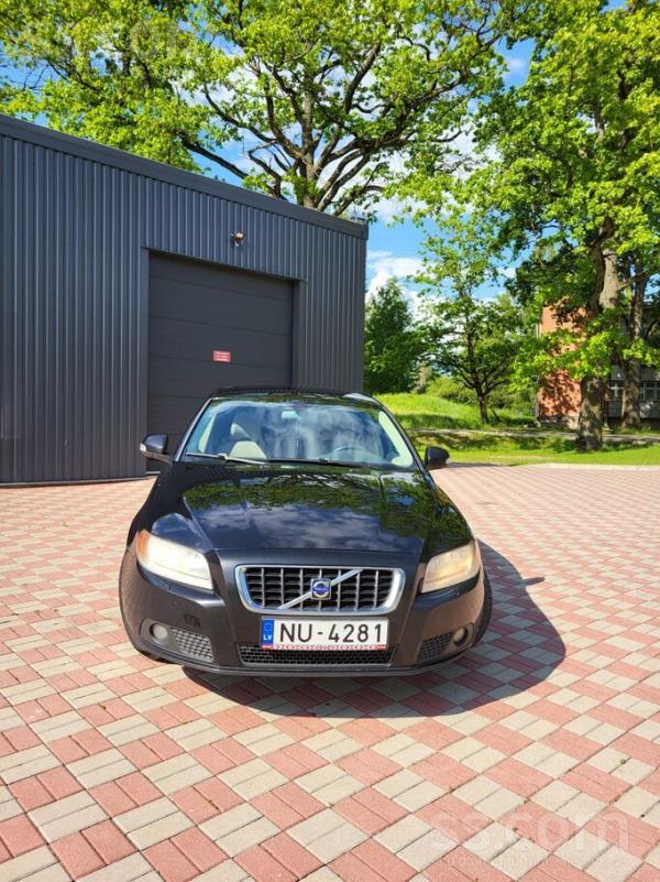 Black Volvo V70 2008 in Aizkraukle, with an engine capacity of 2.00 L and mileage of 0 thousand km for 5000 €, photo 9 on AUTOMOTO.COM.LV