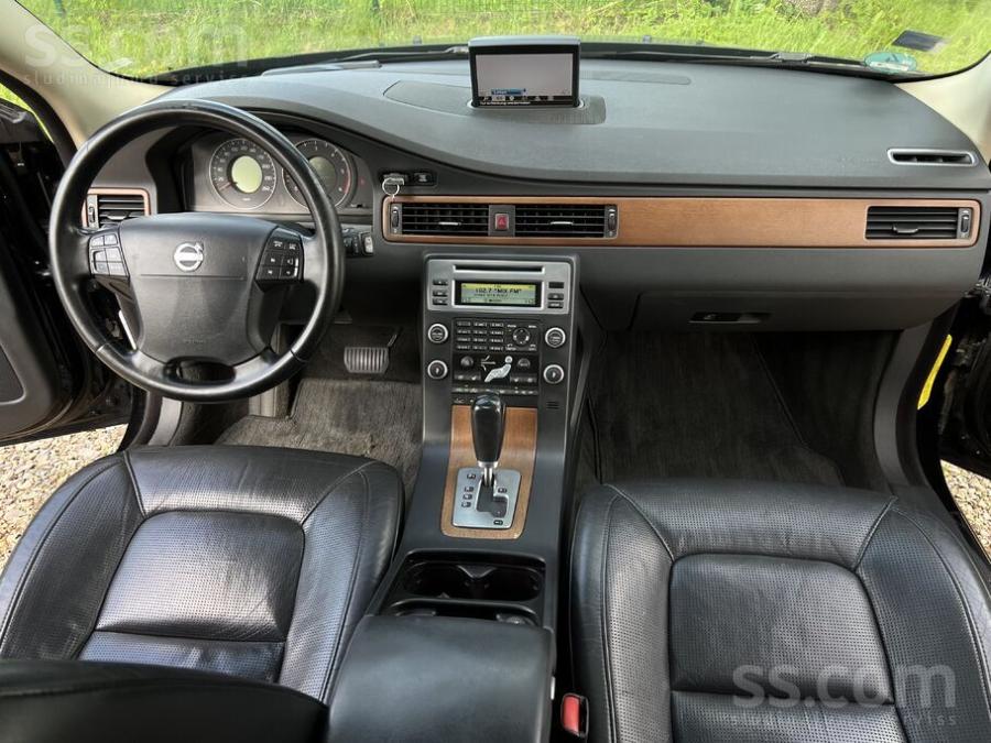 Melns Volvo V70 2008 Rīga, ar dzinēja tilpumu 2.40 L un nobraukumu 0 tūkst. km par 4490 €, foto 15 vietnē AUTOMOTO.COM.LV