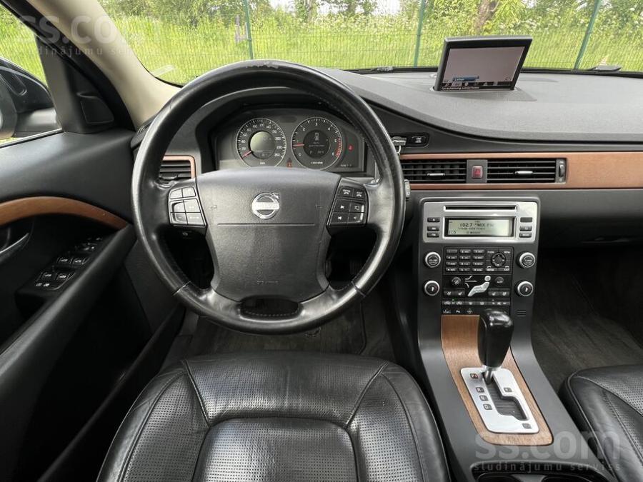 Melns Volvo V70 2008 Rīga, ar dzinēja tilpumu 2.40 L un nobraukumu 0 tūkst. km par 4490 €, foto 17 vietnē AUTOMOTO.COM.LV