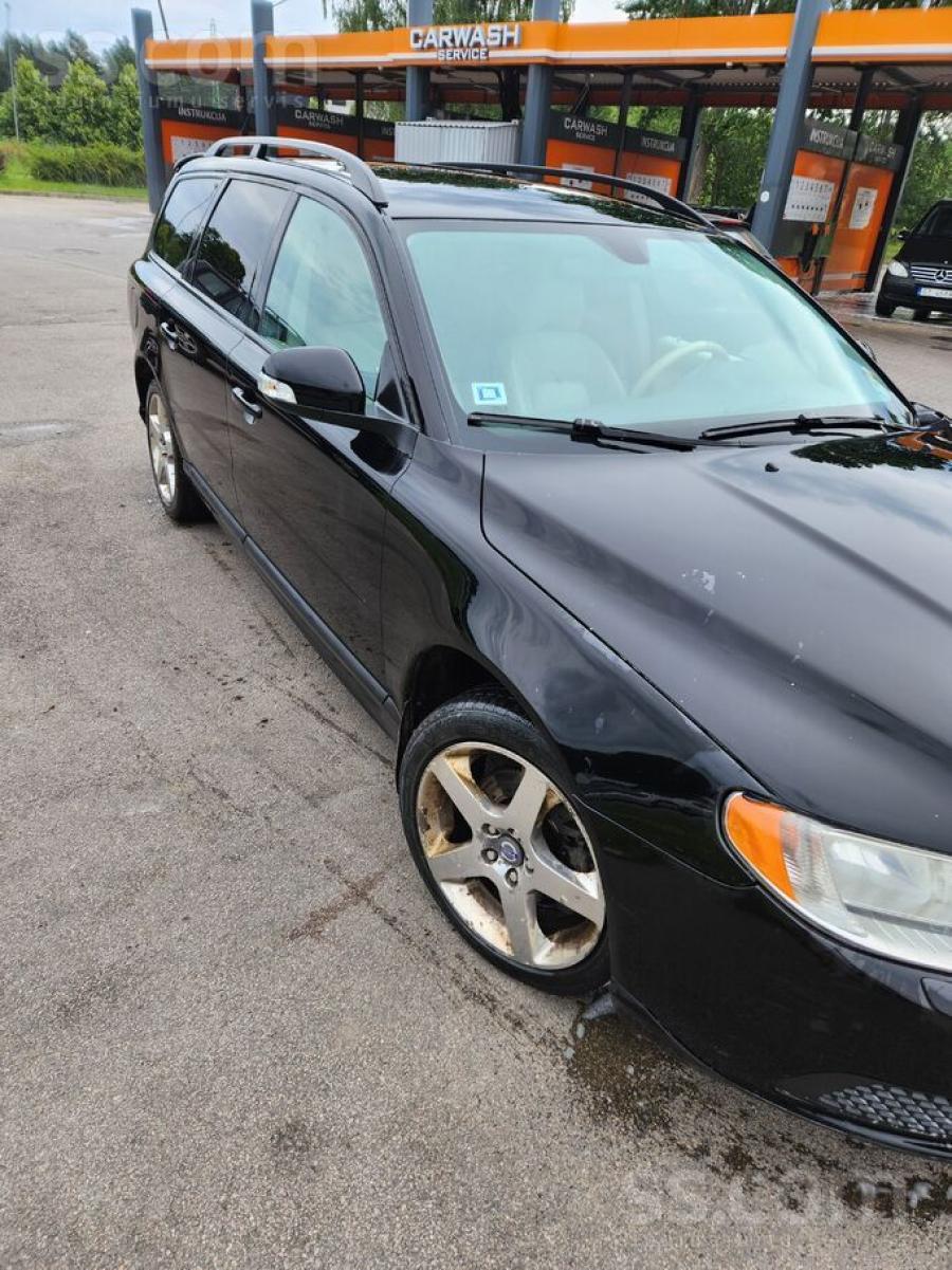 Black Volvo V70 2008 in Riga, with an engine capacity of 2.00 L and mileage of 460 thousand km for 2300 €, photo 3 on AUTOMOTO.COM.LV