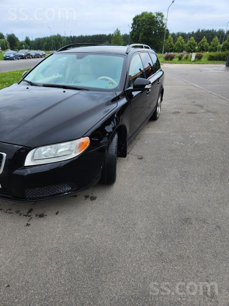 Black Volvo V70 2008 in Riga, with an engine capacity of 2.00 L and mileage of 460 thousand km for 2300 €, photo 4 on AUTOMOTO.COM.LV