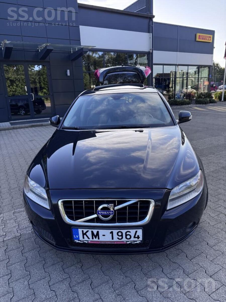 Melns Volvo V70 2008 Dobele, ar dzinēja tilpumu 2.40 L un nobraukumu 366 tūkst. km par 3500 €, foto 2 vietnē AUTOMOTO.COM.LV