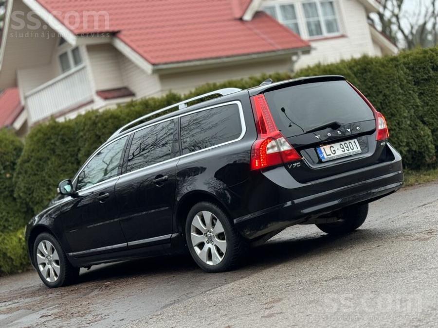 Melns Volvo V70 2008 Jūrmala, ar dzinēja tilpumu 2.00 L un nobraukumu 0 tūkst. km par 3450 €, foto 4 vietnē AUTOMOTO.COM.LV