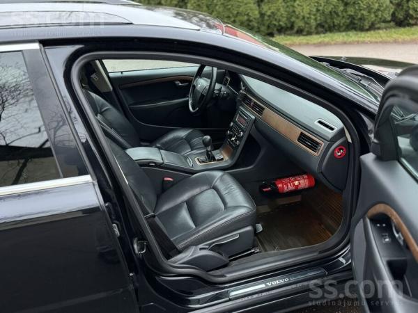 Melns Volvo V70 2008 Jūrmala, ar dzinēja tilpumu 2.00 L un nobraukumu 0 tūkst. km par 3450 €, foto 9 vietnē AUTOMOTO.COM.LV