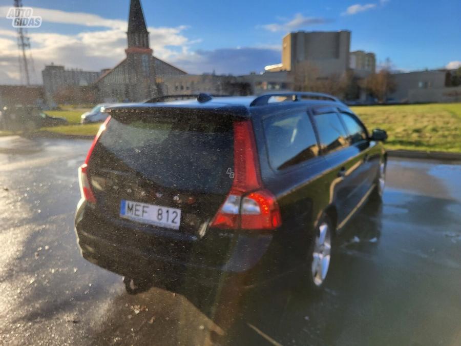 Black Volvo V70 2008 in Mazeikiai, with an engine capacity of 2.40 L and mileage of 336 thousand km for 2850 €, photo 1 on AUTOMOTO.COM.LV