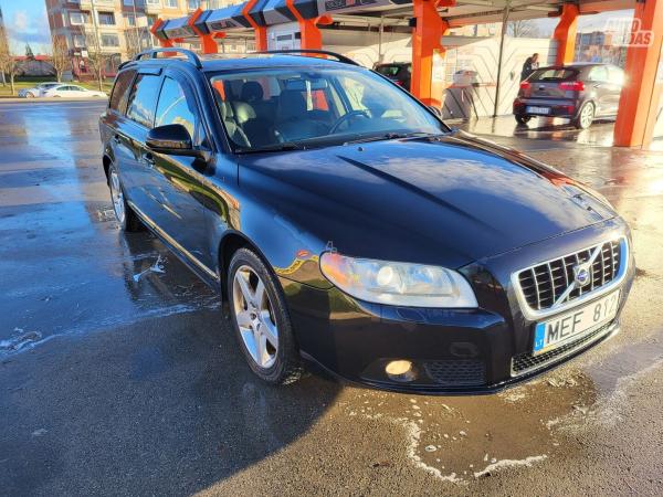 Black Volvo V70 2008 in Mazeikiai, with an engine capacity of 2.40 L and mileage of 336 thousand km for 2850 €, photo 2 on AUTOMOTO.COM.LV