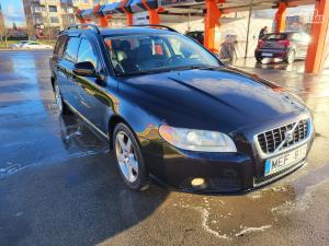 Black Volvo V70 2008 in Mazeikiai, with an engine capacity of 2.40 L and mileage of 336 thousand km for 2850 €, photo 2 on AUTOMOTO.COM.LV