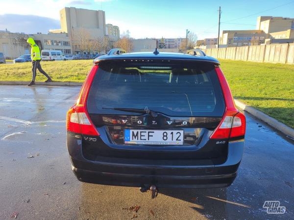 Black Volvo V70 2008 in Mazeikiai, with an engine capacity of 2.40 L and mileage of 336 thousand km for 2850 €, photo 4 on AUTOMOTO.COM.LV