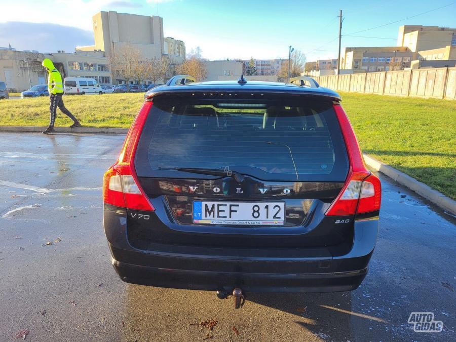 Black Volvo V70 2008 in Mazeikiai, with an engine capacity of 2.40 L and mileage of 336 thousand km for 2850 €, photo 4 on AUTOMOTO.COM.LV