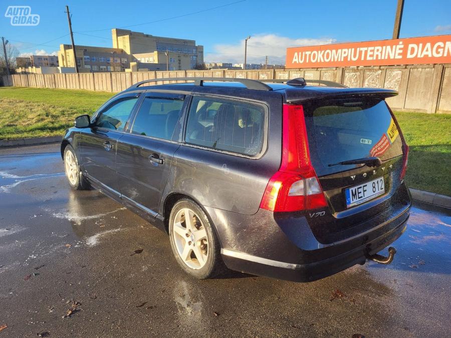 Black Volvo V70 2008 in Mazeikiai, with an engine capacity of 2.40 L and mileage of 336 thousand km for 2850 €, photo 5 on AUTOMOTO.COM.LV