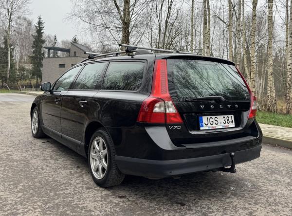 Melns Volvo V70 2008 Viļņa, ar dzinēja tilpumu 2.00 L un nobraukumu 388 tūkst. km par 2100 €, foto 4 vietnē AUTOMOTO.COM.LV
