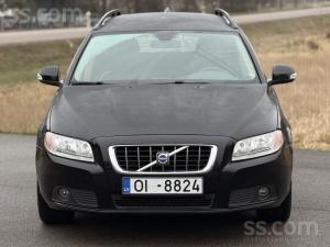 Black Volvo V70 2008 in Ogre, with an engine capacity of 2.40 L and mileage of 315 thousand km for 5900 €, photo 2 on AUTOMOTO.COM.LV