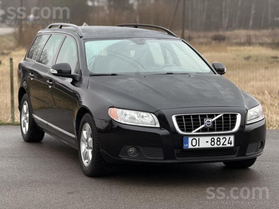 Black Volvo V70 2008 in Ogre, with an engine capacity of 2.40 L and mileage of 315 thousand km for 5900 €, photo 3 on AUTOMOTO.COM.LV