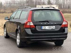 Black Volvo V70 2008 in Ogre, with an engine capacity of 2.40 L and mileage of 315 thousand km for 5900 €, photo 4 on AUTOMOTO.COM.LV