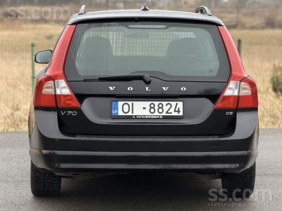 Black Volvo V70 2008 in Ogre, with an engine capacity of 2.40 L and mileage of 315 thousand km for 5900 €, photo 5 on AUTOMOTO.COM.LV