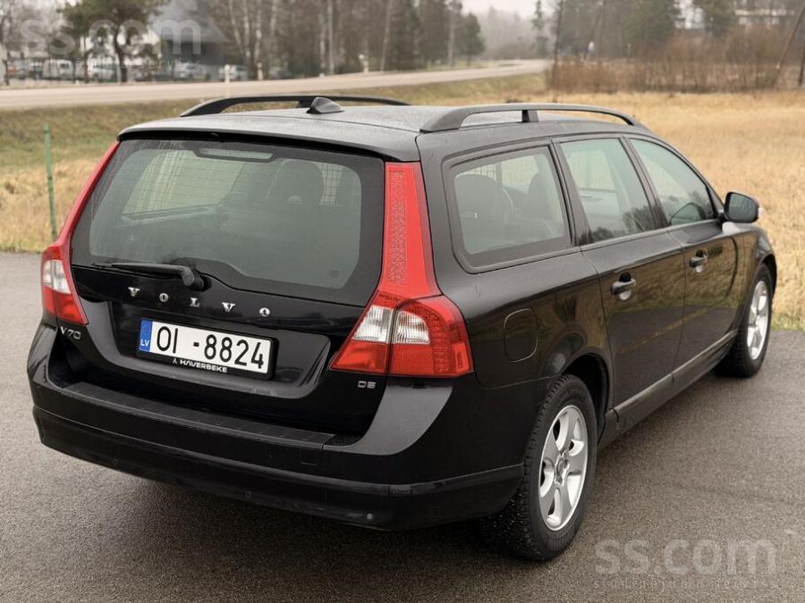 Black Volvo V70 2008 in Ogre, with an engine capacity of 2.40 L and mileage of 315 thousand km for 5900 €, photo 12 on AUTOMOTO.COM.LV