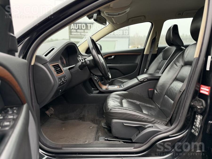 Black Volvo V70 2008 in Ogre, with an engine capacity of 2.40 L and mileage of 315 thousand km for 5900 €, photo 18 on AUTOMOTO.COM.LV