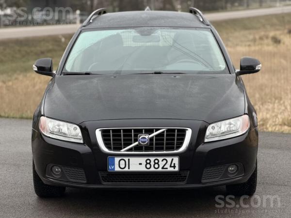 Black Volvo V70 2008 in Ogre, with an engine capacity of 2.40 L and mileage of 315 thousand km for 5900 €, photo 2 on AUTOMOTO.COM.LV