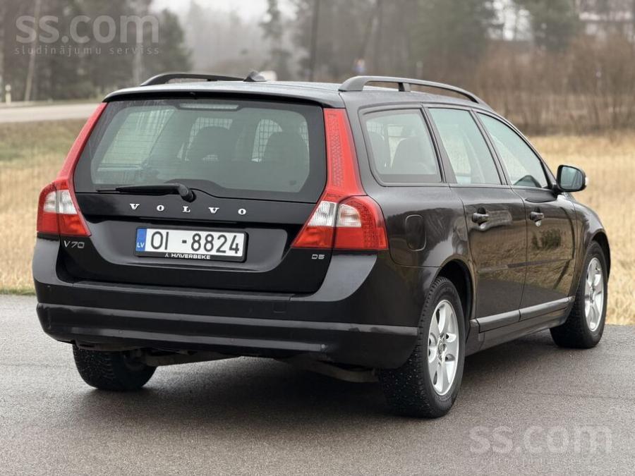 Black Volvo V70 2008 in Ogre, with an engine capacity of 2.40 L and mileage of 315 thousand km for 5400 €, photo 6 on AUTOMOTO.COM.LV