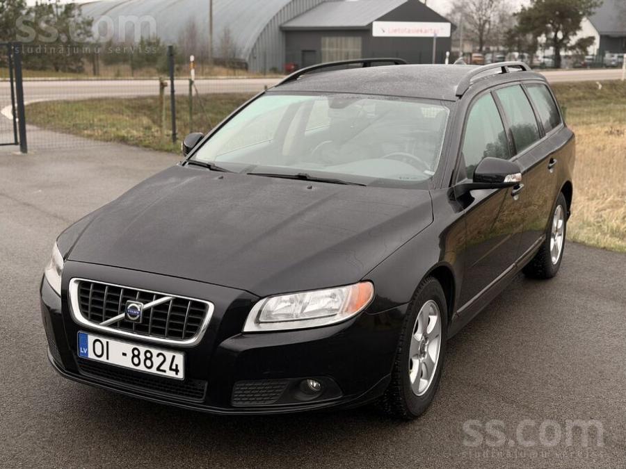Black Volvo V70 2008 in Ogre, with an engine capacity of 2.40 L and mileage of 315 thousand km for 5400 €, photo 7 on AUTOMOTO.COM.LV