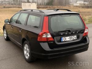 Black Volvo V70 2008 in Ogre, with an engine capacity of 2.40 L and mileage of 315 thousand km for 5400 €, photo 13 on AUTOMOTO.COM.LV