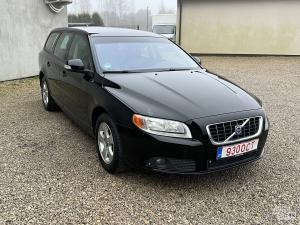 Melns Volvo V70 2008 Viļņa, ar dzinēja tilpumu 2.40 L un nobraukumu 322 tūkst. km par 3300 €, foto 2 vietnē AUTOMOTO.COM.LV