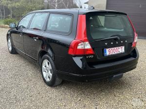 Melns Volvo V70 2008 Viļņa, ar dzinēja tilpumu 2.40 L un nobraukumu 322 tūkst. km par 3300 €, foto 4 vietnē AUTOMOTO.COM.LV