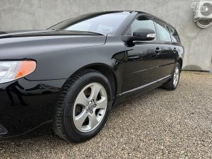 Melns Volvo V70 2008 Viļņa, ar dzinēja tilpumu 2.40 L un nobraukumu 322 tūkst. km par 3300 €, foto 6 vietnē AUTOMOTO.COM.LV
