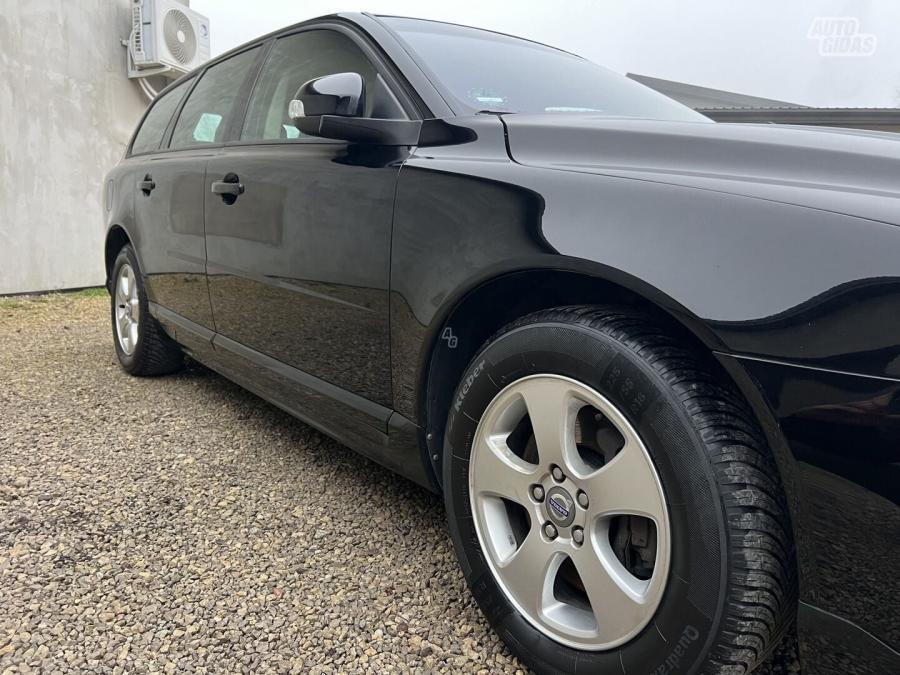 Melns Volvo V70 2008 Viļņa, ar dzinēja tilpumu 2.40 L un nobraukumu 322 tūkst. km par 3300 €, foto 7 vietnē AUTOMOTO.COM.LV