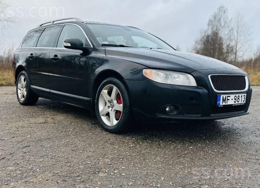 Melns Volvo V70 2008 Kuldīga, ar dzinēja tilpumu 2.40 L un nobraukumu 392 tūkst. km par 5500 €, foto 1 vietnē AUTOMOTO.COM.LV