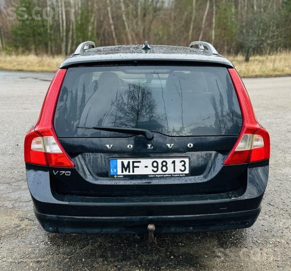 Black Volvo V70 2008 in Kuldiga, with an engine capacity of 2.40 L and mileage of 392 thousand km for 4800 €, photo 4 on AUTOMOTO.COM.LV