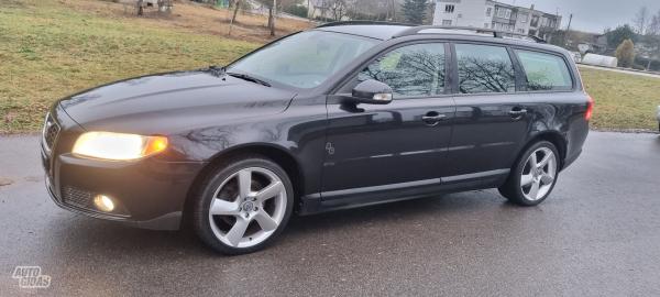 Black Volvo V70 2008 in Alytus, with an engine capacity of 2.00 L and mileage of 316 thousand km for 2950 €, photo 1 on AUTOMOTO.COM.LV