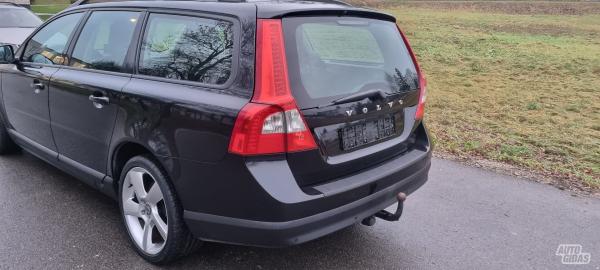 Black Volvo V70 2008 in Alytus, with an engine capacity of 2.00 L and mileage of 316 thousand km for 2950 €, photo 3 on AUTOMOTO.COM.LV