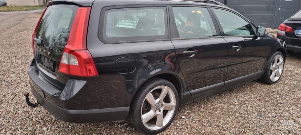 Black Volvo V70 2008 in Alytus, with an engine capacity of 2.00 L and mileage of 316 thousand km for 2950 €, photo 7 on AUTOMOTO.COM.LV