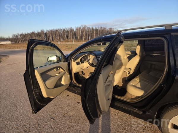 Melns Volvo V70 2008 Rīga, ar dzinēja tilpumu 2.40 L un nobraukumu 355 tūkst. km par 3500 €, foto 2 vietnē AUTOMOTO.COM.LV