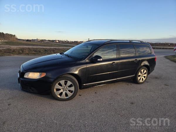 Melns Volvo V70 2008 Rīga, ar dzinēja tilpumu 2.40 L un nobraukumu 355 tūkst. km par 3500 €, foto 4 vietnē AUTOMOTO.COM.LV
