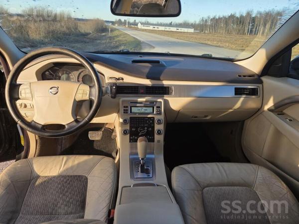Melns Volvo V70 2008 Rīga, ar dzinēja tilpumu 2.40 L un nobraukumu 355 tūkst. km par 3500 €, foto 6 vietnē AUTOMOTO.COM.LV