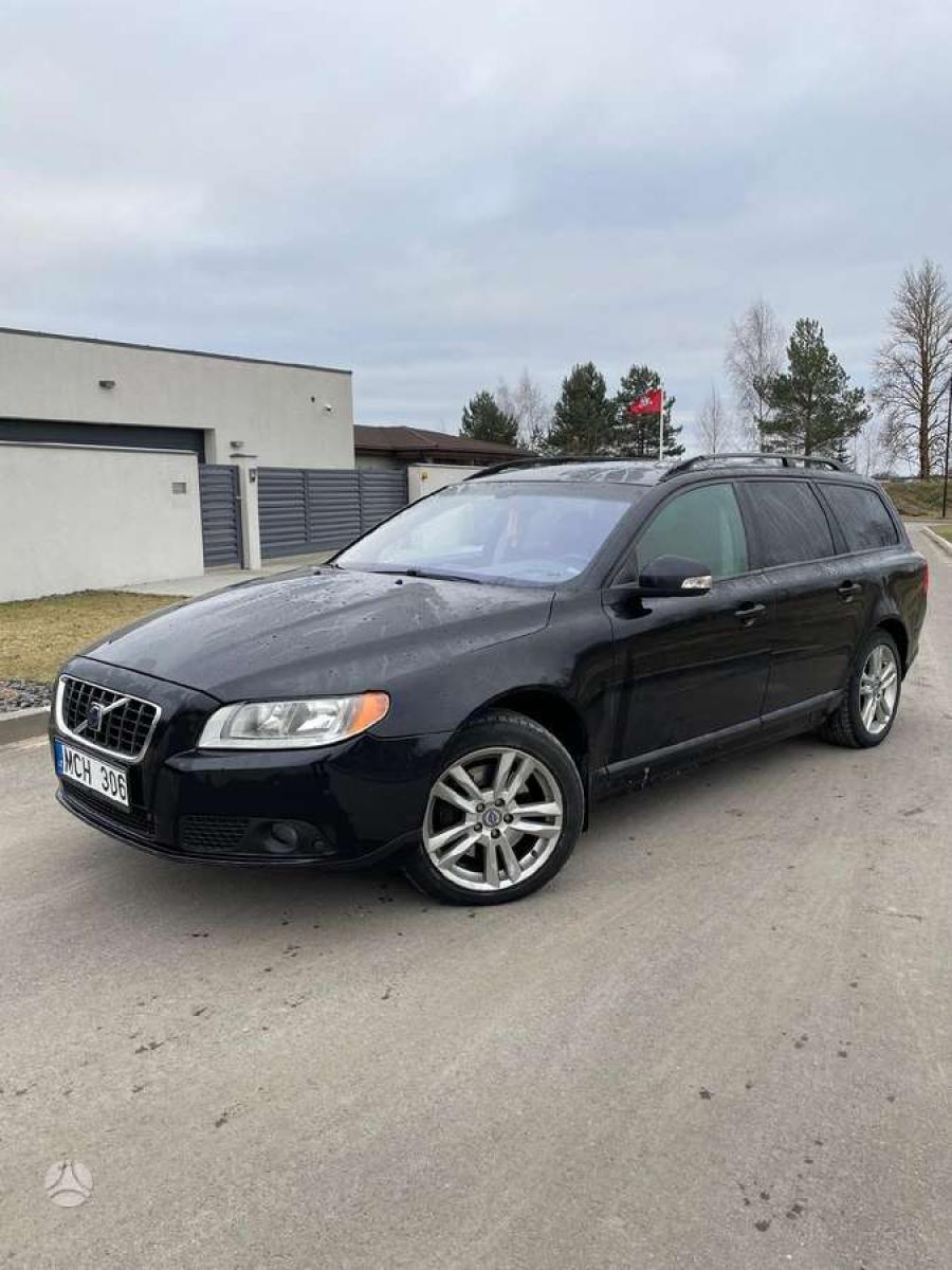 Black Volvo V70 2008 in Vilnius, with an engine capacity of 2.40 L and mileage of 279 thousand km for 3150 €, photo 2 on AUTOMOTO.COM.LV