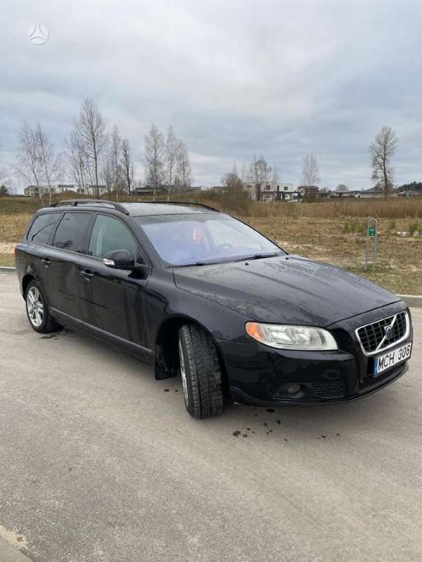 Melns Volvo V70 2008 Viļņa, ar dzinēja tilpumu 2.40 L un nobraukumu 279 tūkst. km par 3150 €, foto 3 vietnē AUTOMOTO.COM.LV