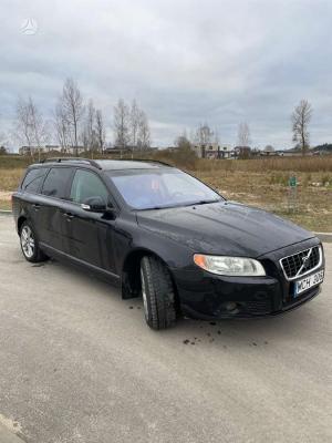 Black Volvo V70 2008 in Vilnius, with an engine capacity of 2.40 L and mileage of 279 thousand km for 3150 €, photo 3 on AUTOMOTO.COM.LV