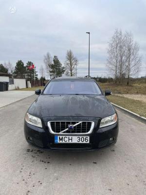 Black Volvo V70 2008 in Vilnius, with an engine capacity of 2.40 L and mileage of 279 thousand km for 3150 €, photo 5 on AUTOMOTO.COM.LV