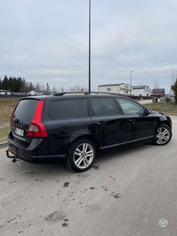 Melns Volvo V70 2008 Viļņa, ar dzinēja tilpumu 2.40 L un nobraukumu 279 tūkst. km par 3150 €, foto 9 vietnē AUTOMOTO.COM.LV