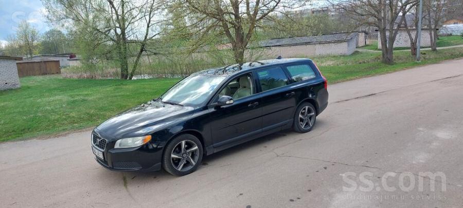 Melns Volvo V70 2008 Balvi, ar dzinēja tilpumu 2.00 L un nobraukumu 352 tūkst. km par 3530 €, foto 3 vietnē AUTOMOTO.COM.LV