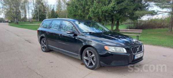 Black Volvo V70 2008 in Balvi, with an engine capacity of 2.00 L and mileage of 352 thousand km for 3530 €, photo 4 on AUTOMOTO.COM.LV