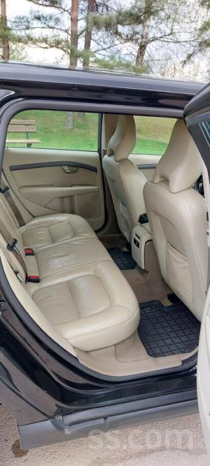 Melns Volvo V70 2008 Balvi, ar dzinēja tilpumu 2.00 L un nobraukumu 352 tūkst. km par 3530 €, foto 7 vietnē AUTOMOTO.COM.LV