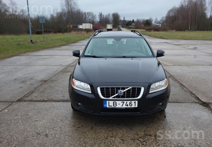 Melns Volvo V70 2008 Rīga, ar dzinēja tilpumu 2.40 L un nobraukumu 388 tūkst. km par 3200 €, foto 4 vietnē AUTOMOTO.COM.LV