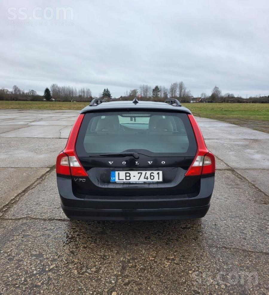 Melns Volvo V70 2008 Rīga, ar dzinēja tilpumu 2.40 L un nobraukumu 388 tūkst. km par 3200 €, foto 5 vietnē AUTOMOTO.COM.LV