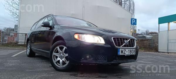 Black Volvo V70 2008 in Riga, with an engine capacity of 2.40 L and mileage of 318 thousand km for 4500 €, photo 3 on AUTOMOTO.COM.LV