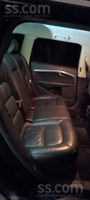 Melns Volvo V70 2008 Rīga, ar dzinēja tilpumu 2.40 L un nobraukumu 318 tūkst. km par 4500 €, foto 27 vietnē AUTOMOTO.COM.LV